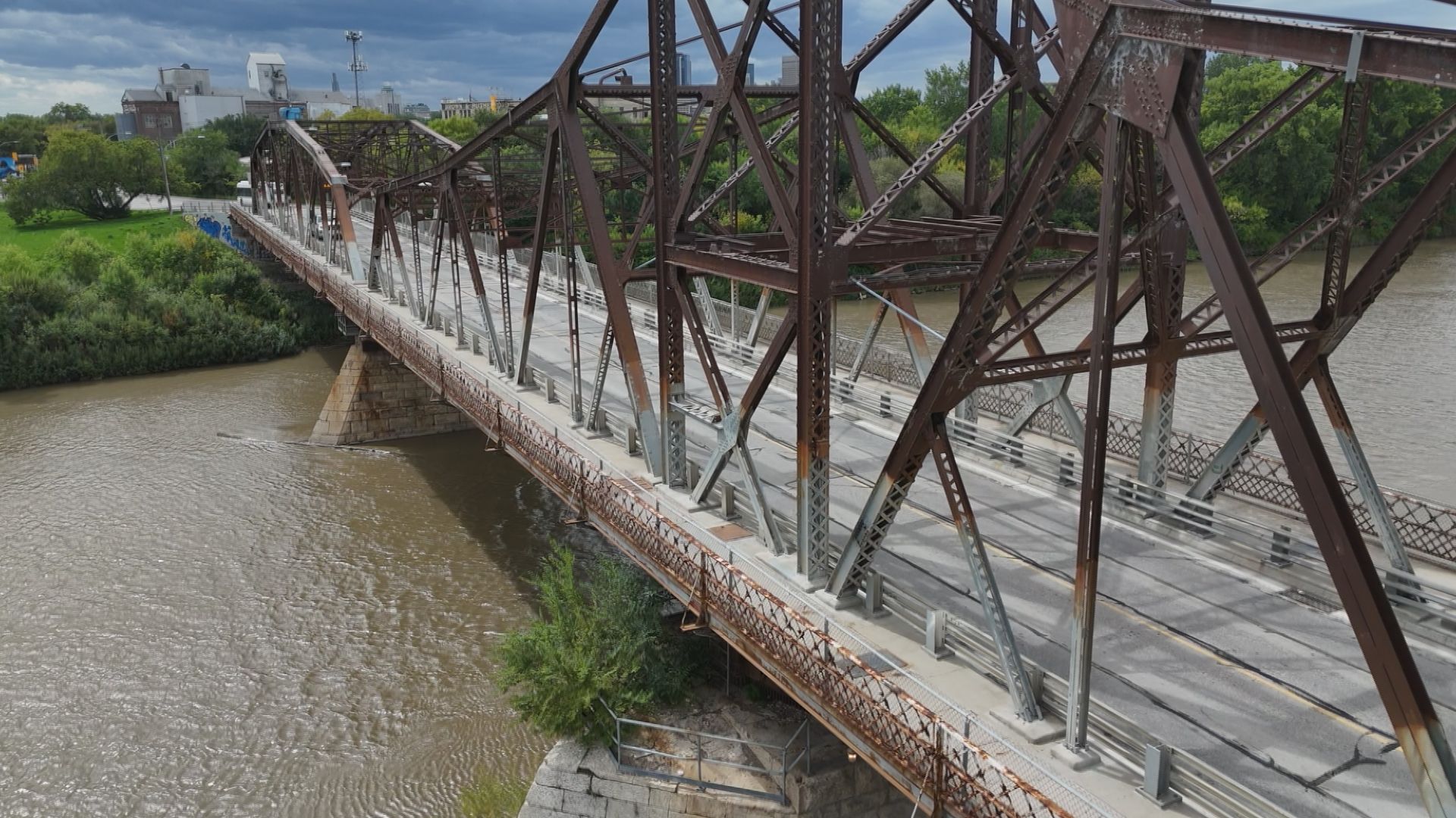 114-year-old bridge reopens in Winnipeg