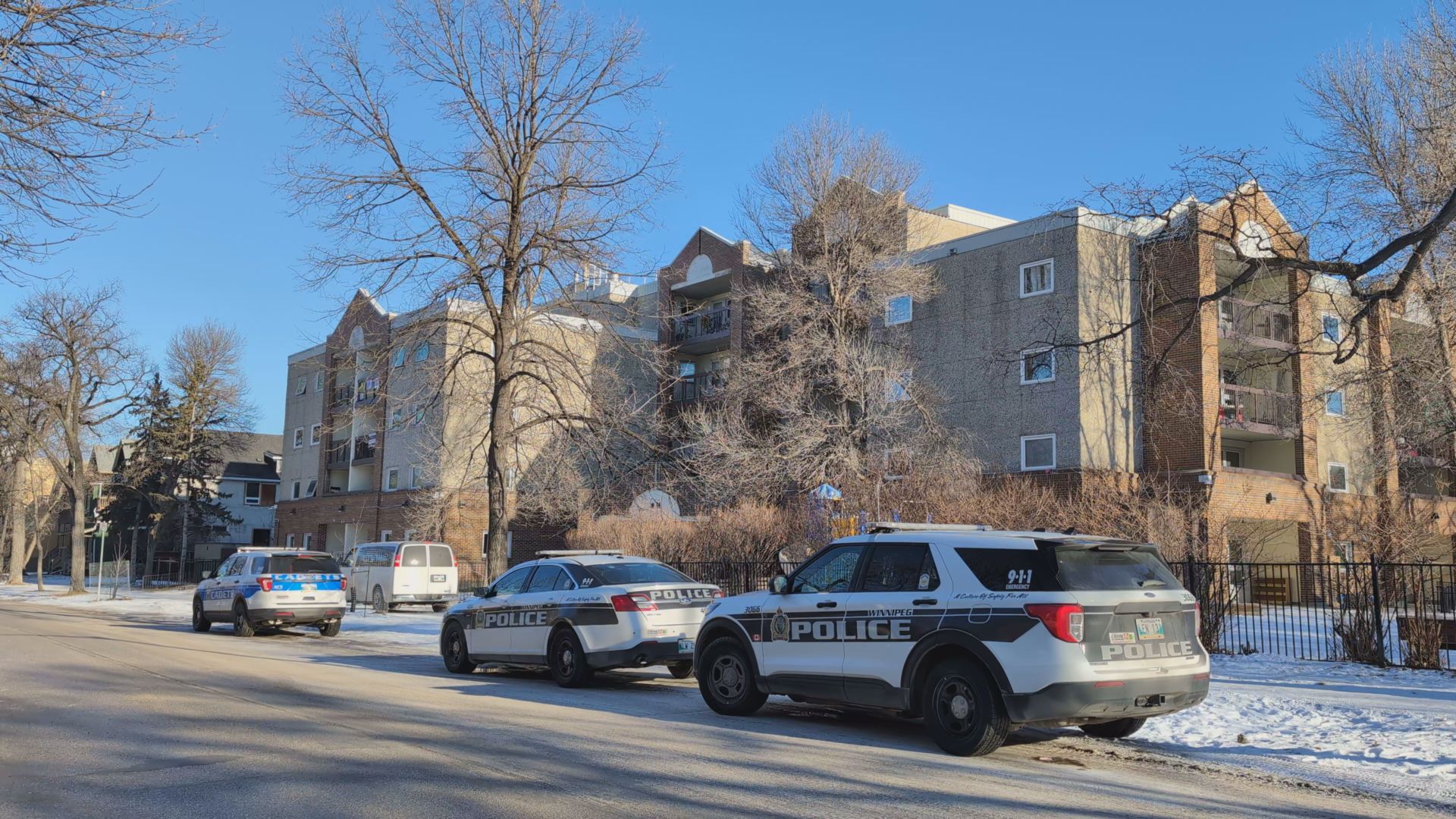 Man fatally shot by officers during hostage situation: Winnipeg police
