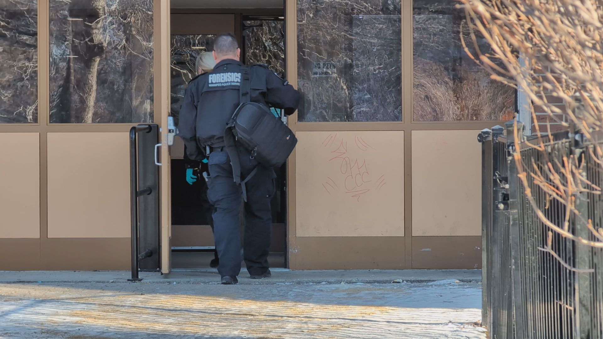 Man fatally shot by officers during hostage situation: Winnipeg police