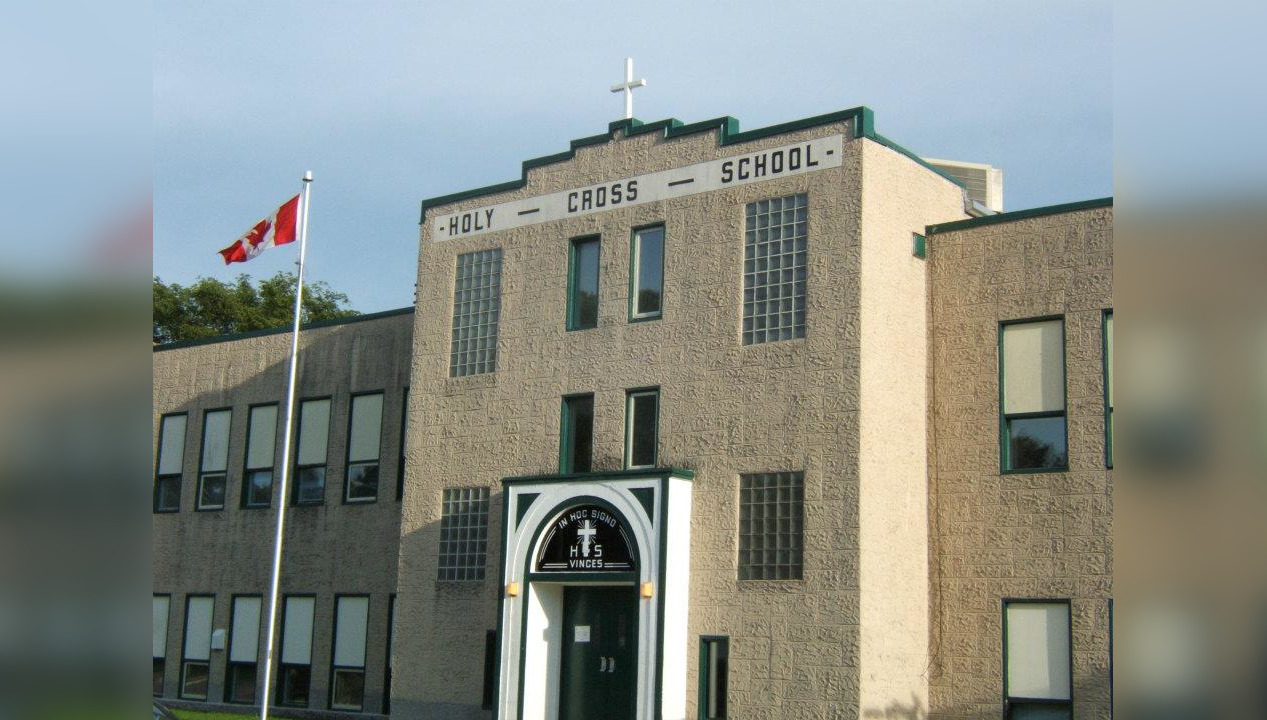 Pickup truck crashes into Winnipeg elementary school