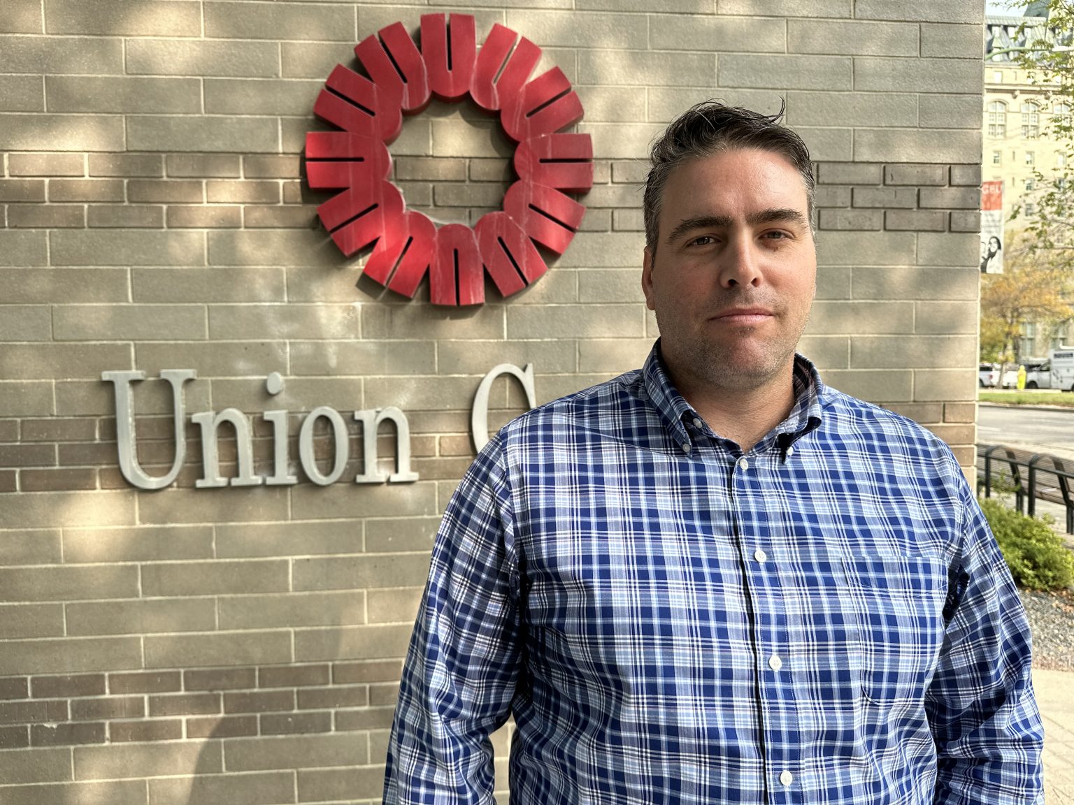 Almost 500 CFS workers set to strike in Manitoba