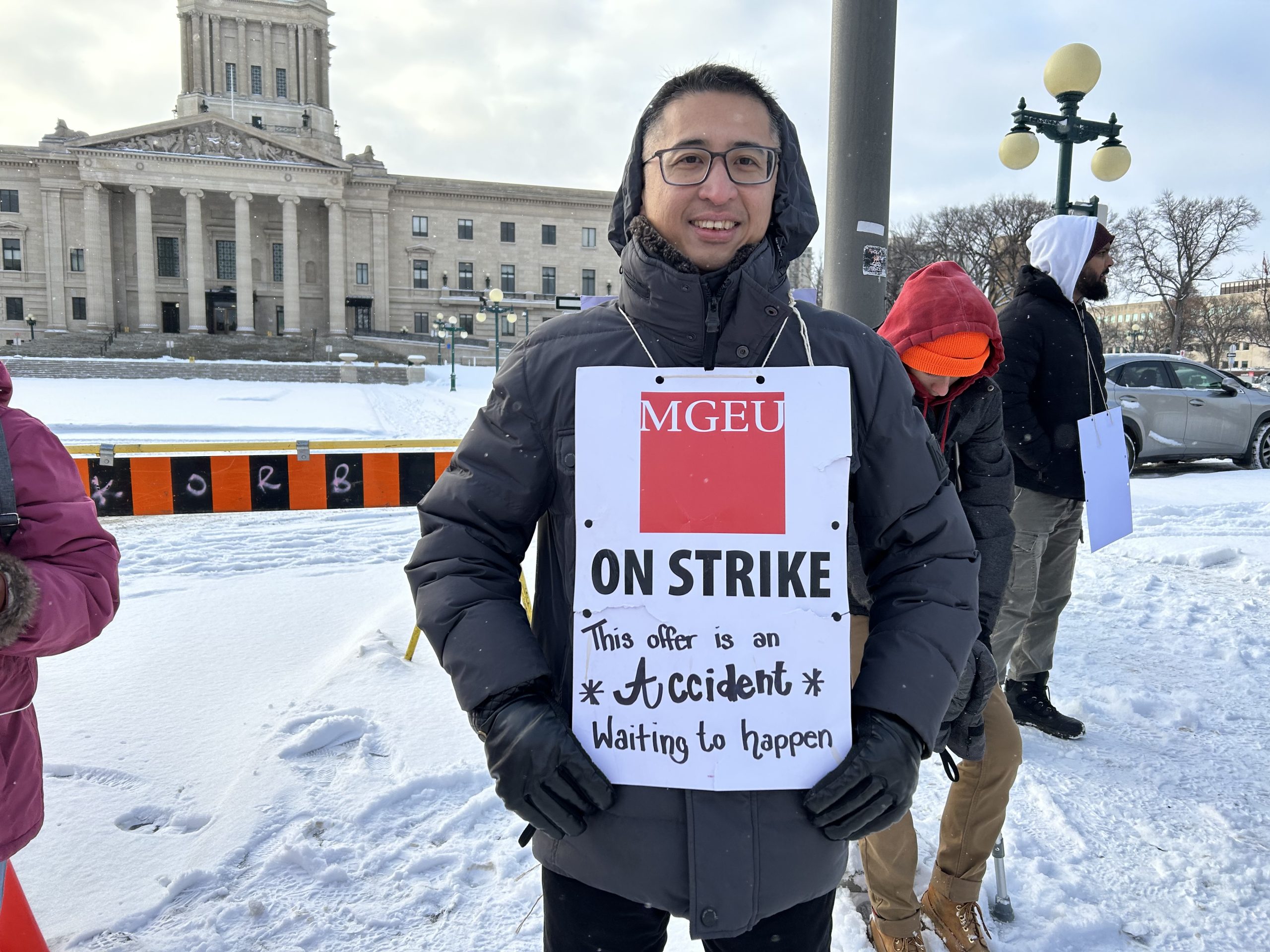 Manitoba labour unions react to Bill tabled in Ottawa that could ban ...