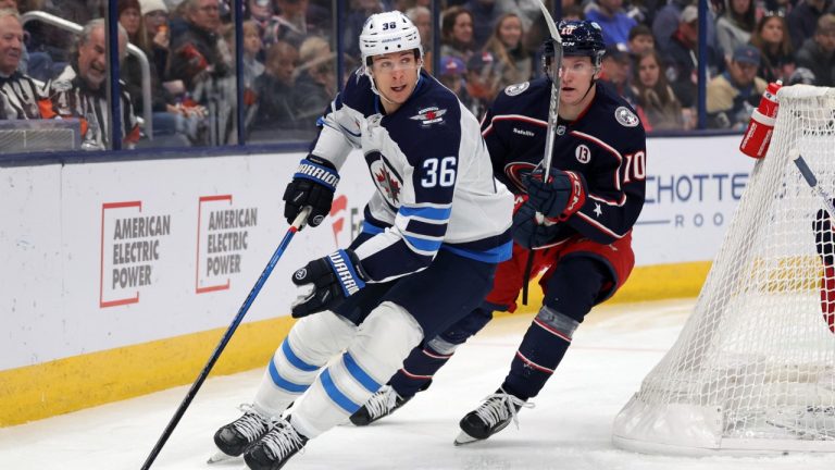 Jets re-sign forward Morgan Barron to two-year, $3.7-million contract