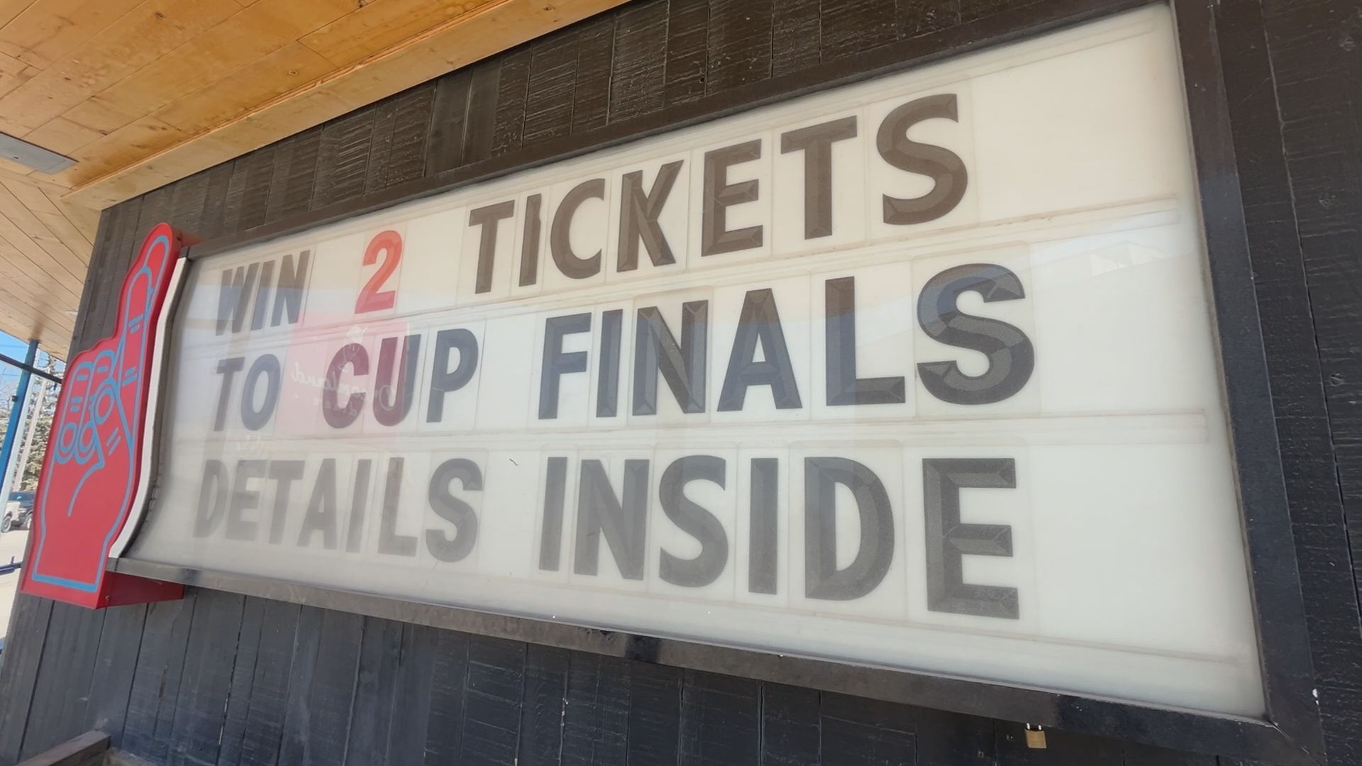 Restaurants, bars benefitting from Jets playoff hype