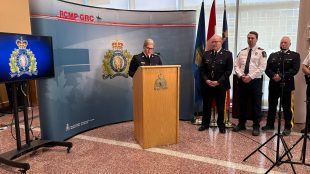 RCMP plane with thermal imaging stops 6 people crossing U.S. border ...