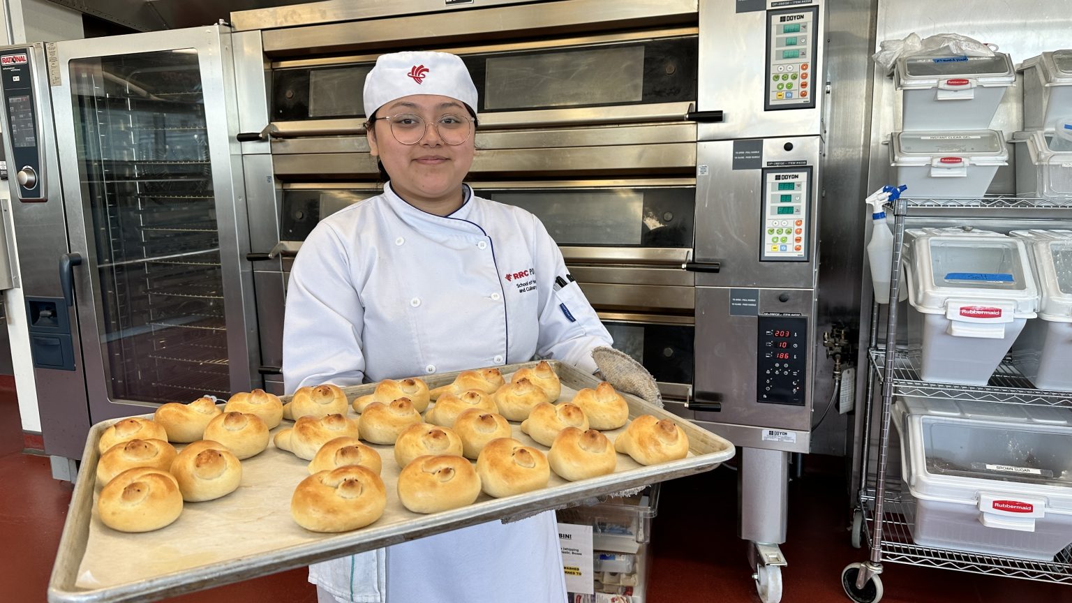 Winnipeg students showcase culturally diverse foods with pop-up bakeries