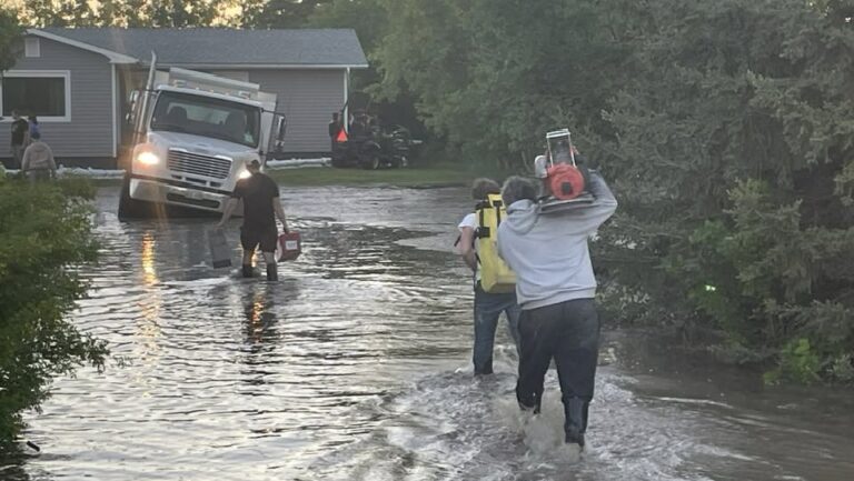 Flooded Manitoba town declares state of emergency; sandbagging efforts ...