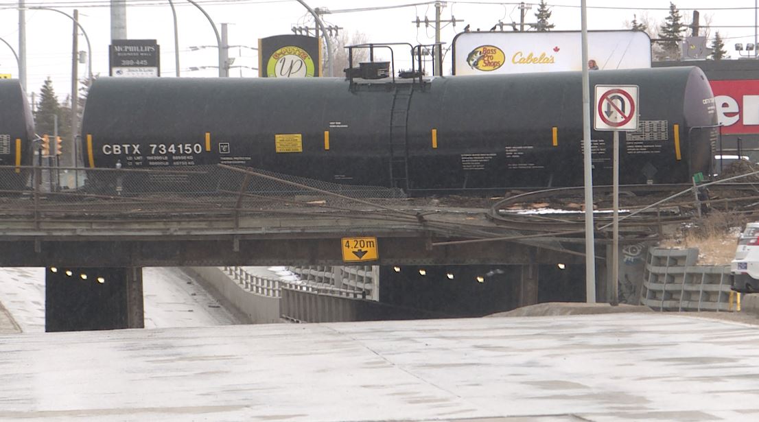 Train derailment on bridge in Winnipeg unusual, but not cause for alarm ...