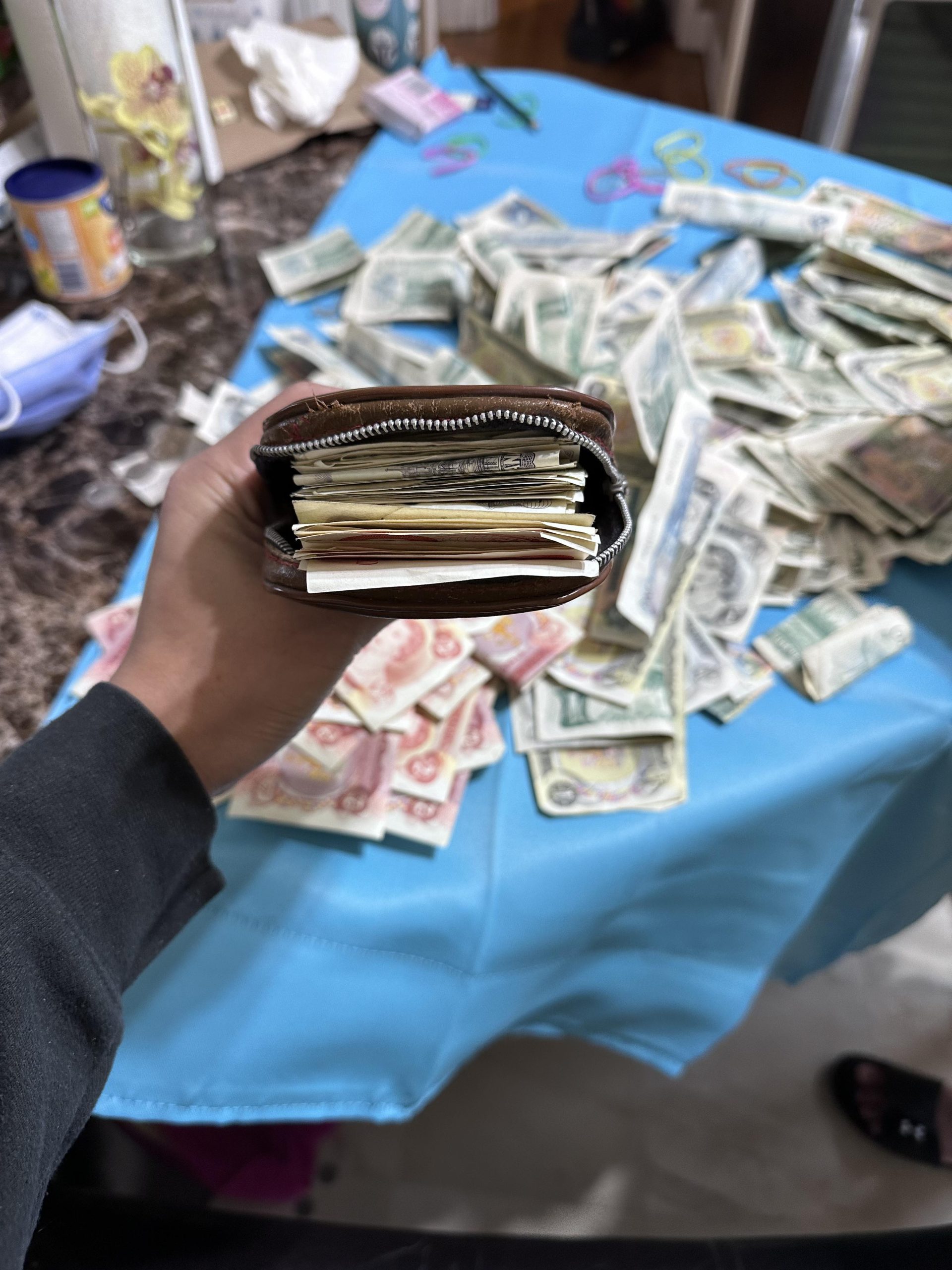 Lucky duct: $5K in cash from 1970s found by Winnipeg duct cleaners