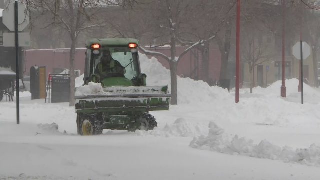 Winnipeg lifts winter route parking ban