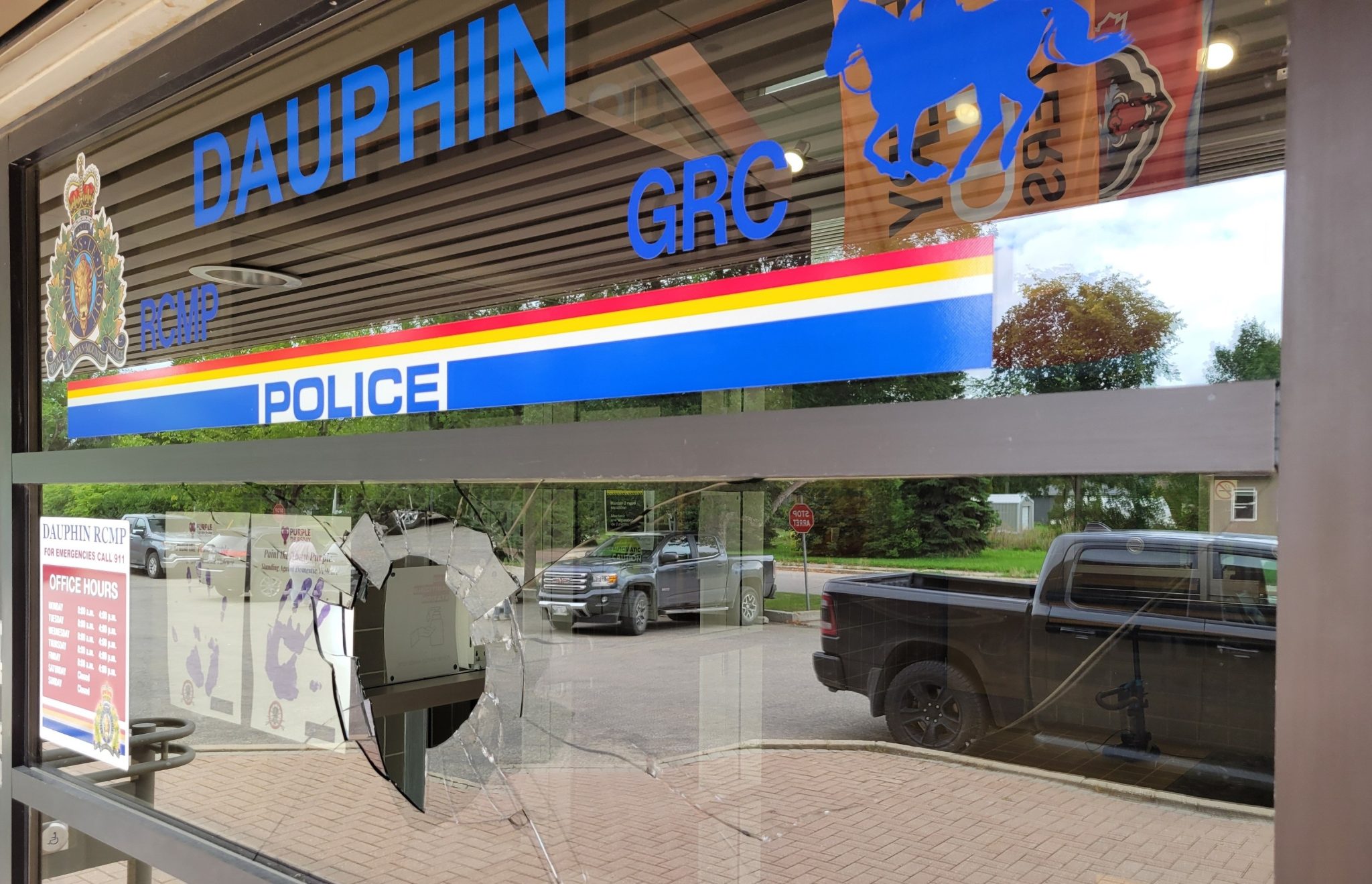 Two people charged for throwing rock, beer bottle at Manitoba RCMP ...