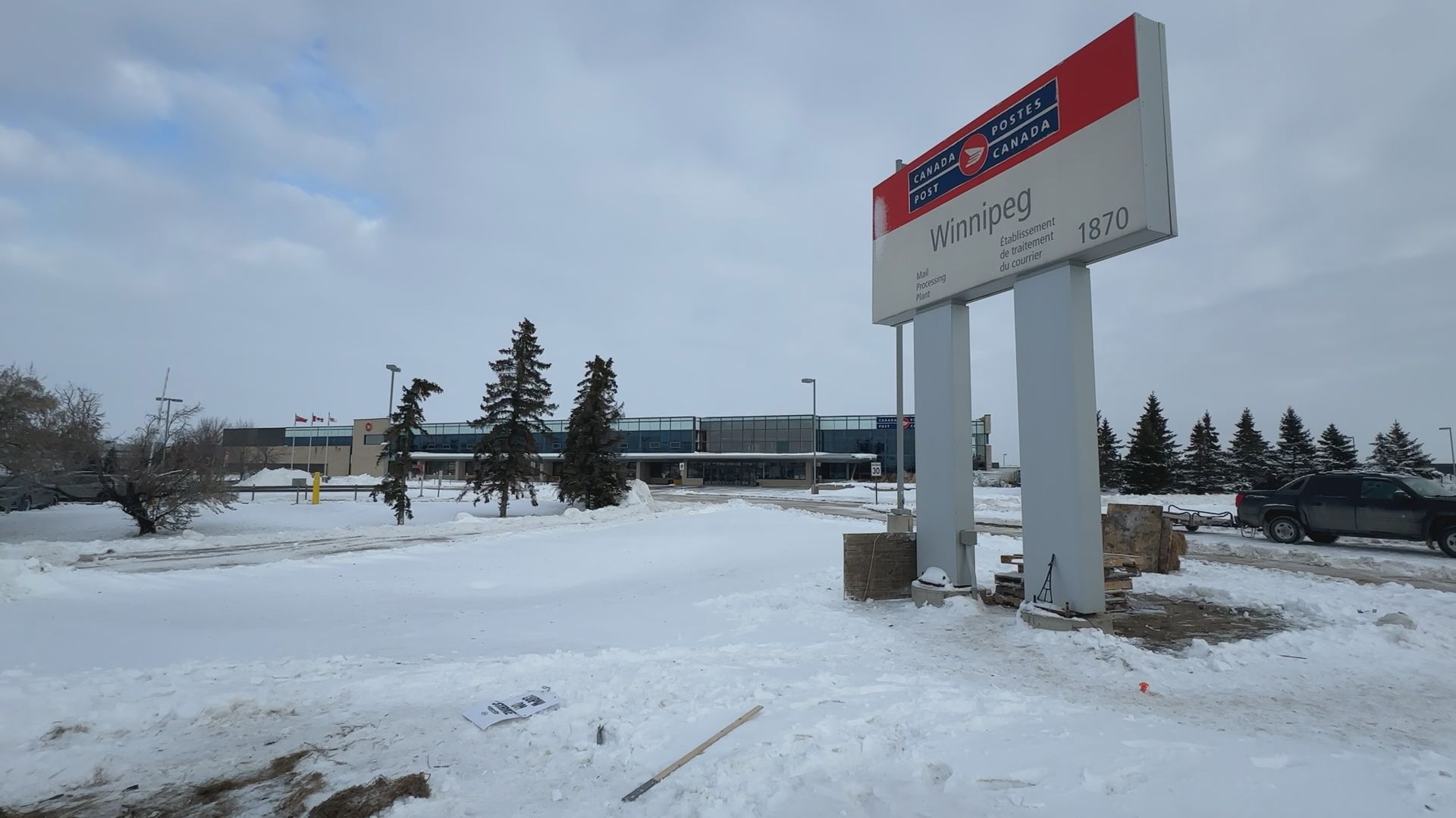 Canada Post workers back on the job