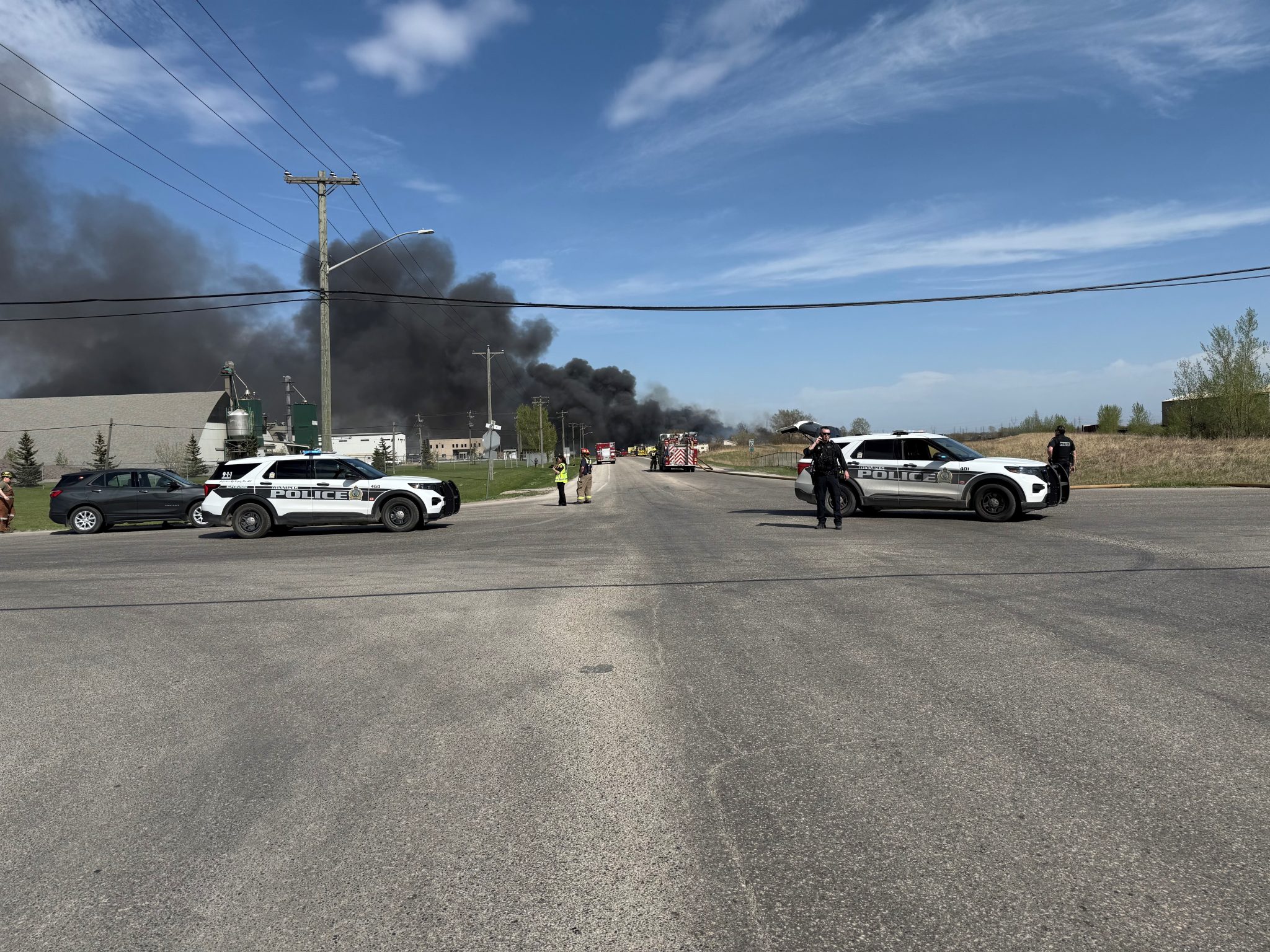 WFPS battles grass fire in Transcona neighbourhood