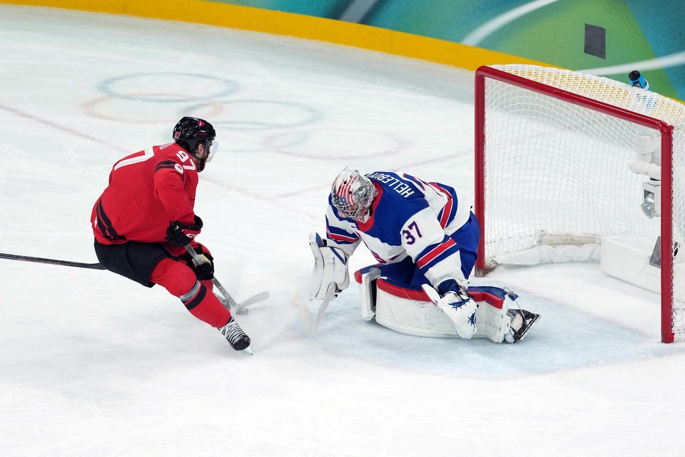 Jets rave about goaltender Connor Hellebuyck's gold-medal game outing ...