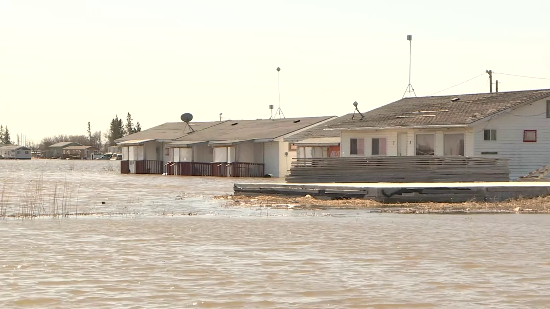 More than 1,000 people evacuated from Peguis First Nation due to flooding