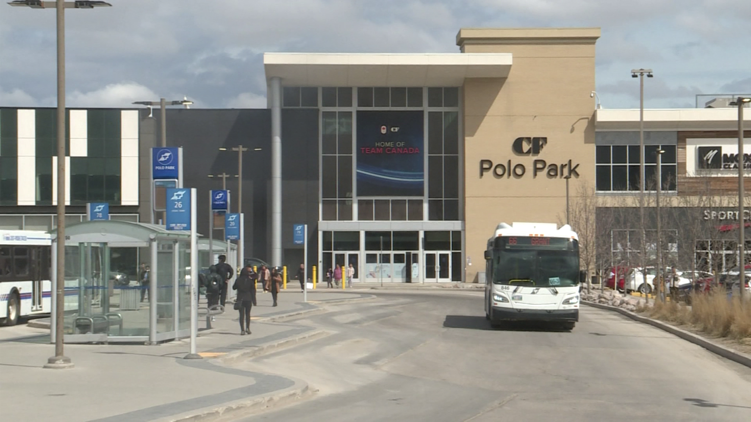 Teen charged after allegedly carrying gun at CF Polo Park Mall