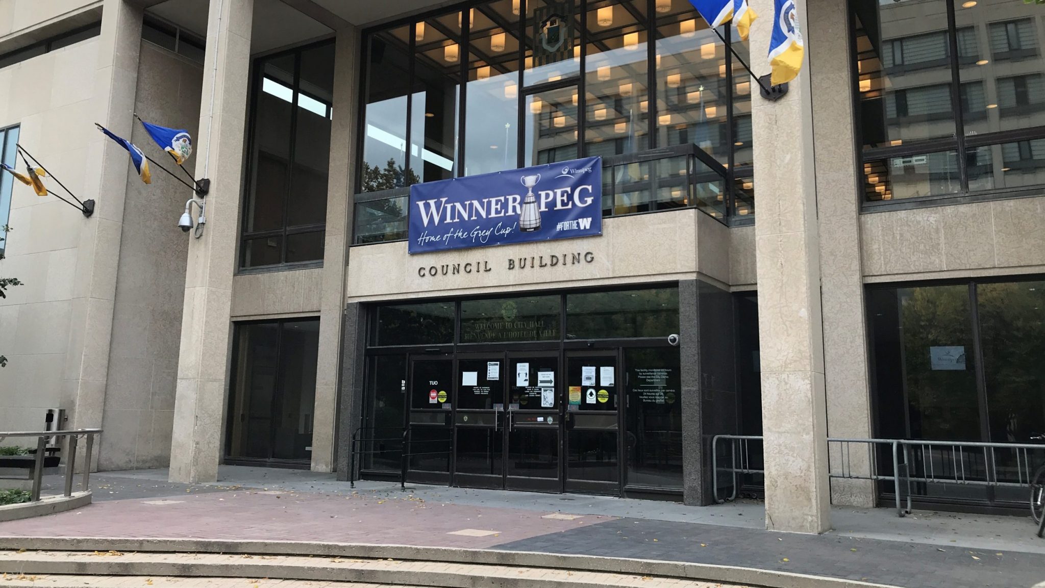Possible COVID outbreak at Winnipeg city hall